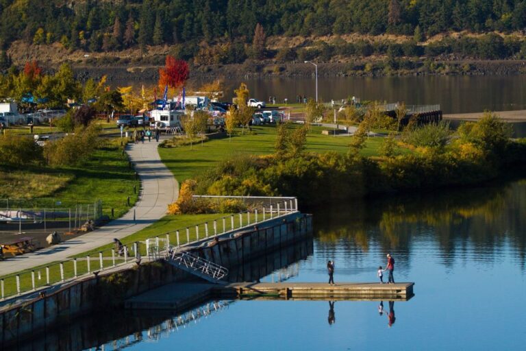 Discover Hood River Oregon | 2026 Visitor's Guide (+Maps)