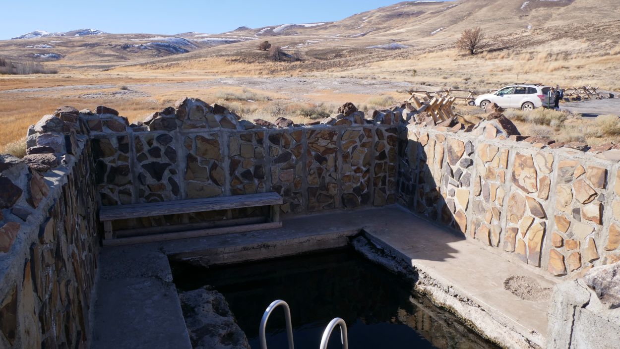 Hart Mountain Hot Springs Oregon - How to do it Right (+Maps)