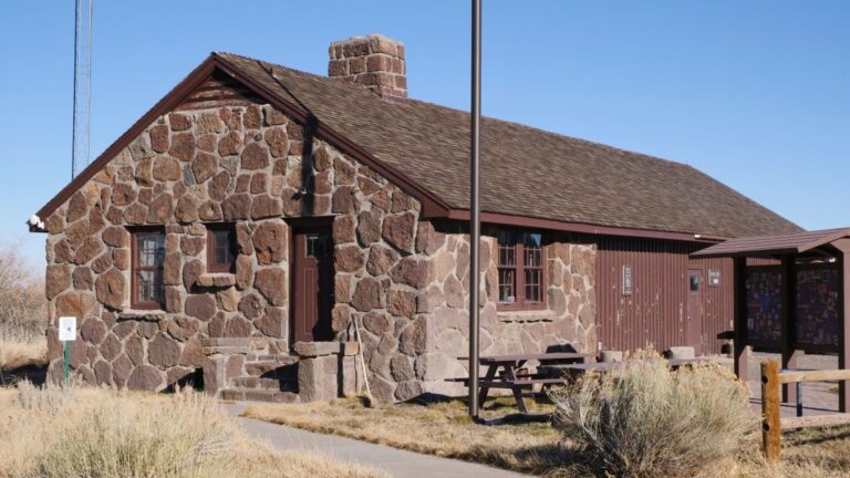 Hart Mountain Hot Springs Oregon - How to do it Right (+Maps)